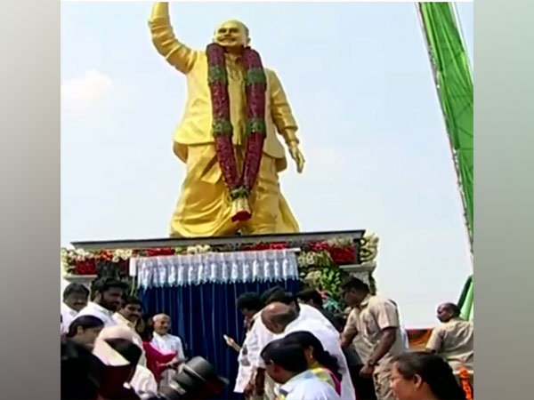 Andhra Pradesh CM inaugurates YS Rajasekhar Reddy statue, attends mass ...