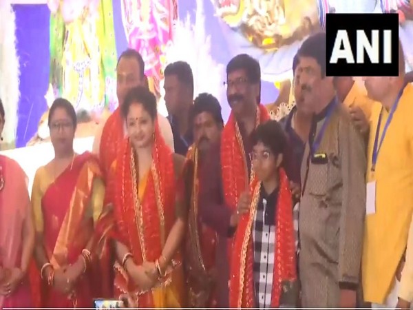 Jharkhand CM Hemant Soren inaugurates 'Durga Pandal' in Ranchi