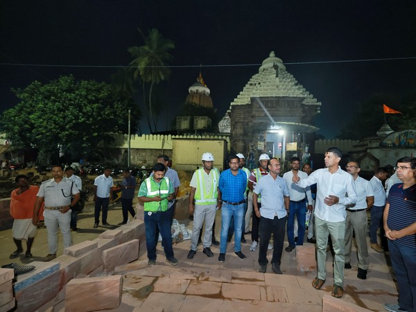 Odisha: VK Pandian directs authorities to complete Sri Mandir Heritage ...