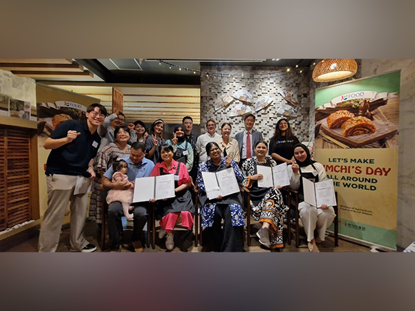 Kimchi Cooking Contest Celebrates Kimchi's Day in Abu Dhabi
