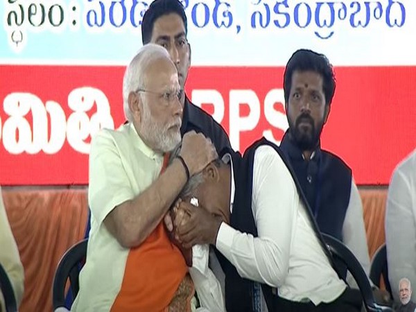 Hyderabad: Krishna Madiga gets emotional; PM consoles MRPS leader