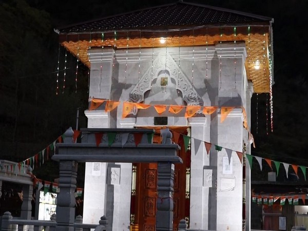 Diwali celebrated at Sharda Devi temple this year in J-K's Teetwal for ...