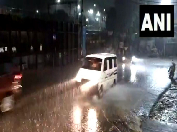 Heavy rains lash Bharuch district of Gujarat, locals face commuting hassles