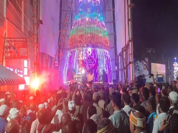 Sandalwood procession turned out to be crowd-puller at Nagore Dargah