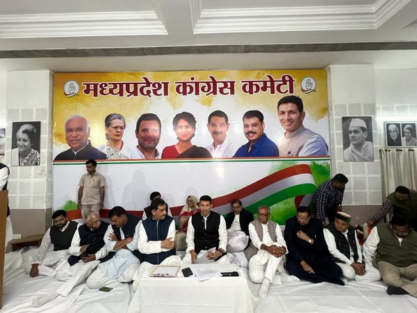 Madhya Pradesh Congress holds meeting for upcoming Lok Sabha elections