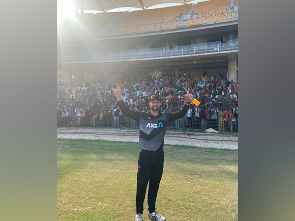 Lancashire sign New Zealand batter Tom Bruce as overseas player