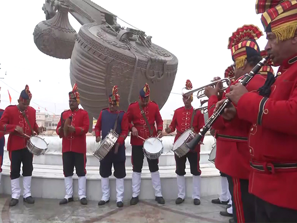 PAC police band arrives from Varanasi to Ayodhya ahead of Pran ...