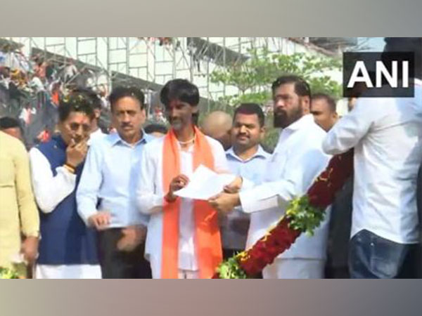 Manoj Jarange Patil ends fast as Maharashtra government accepts all demands