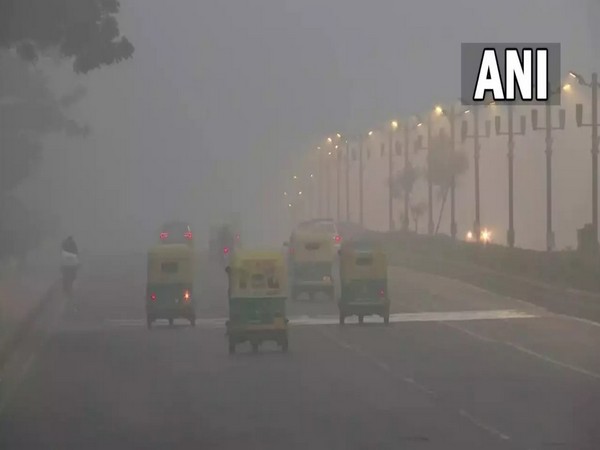 Shallow fog covers Delhi, low visibilty hampers flight and train services