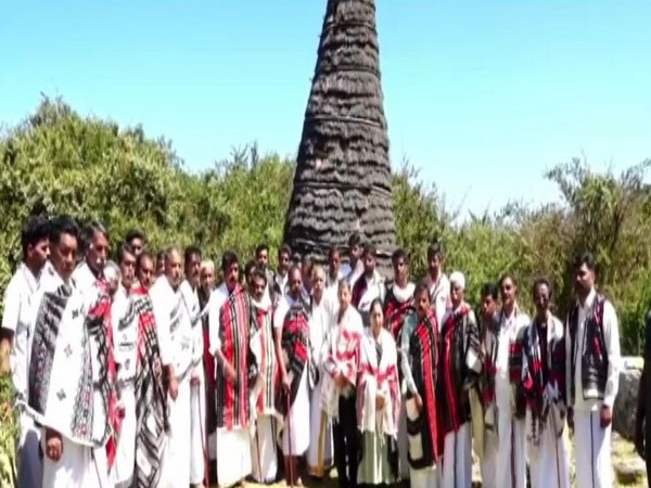 Tamil Nadu Governor RN Ravi visits Thodar tribal village Muthanadu ...