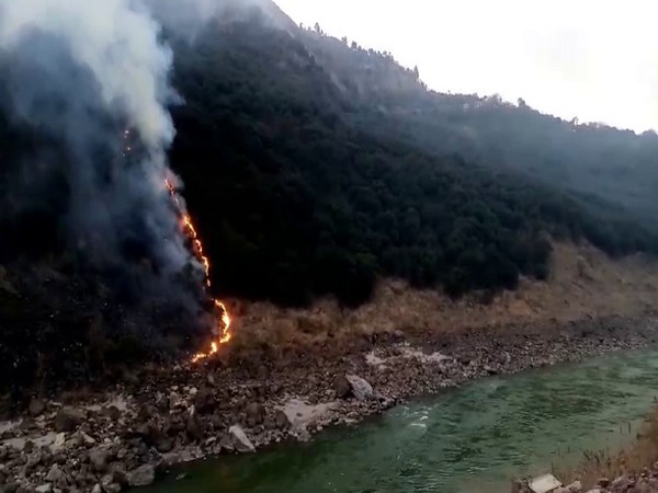 PoK: Major unattended forest fires continue to create environmental hazards