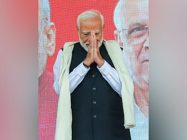PM Modi inaugurates, lays foundation stone for multiple projects in ...