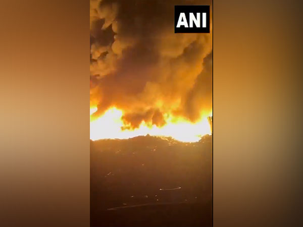 Maharashtra: Fire breaks out at godown in Thane's Azad Nagar