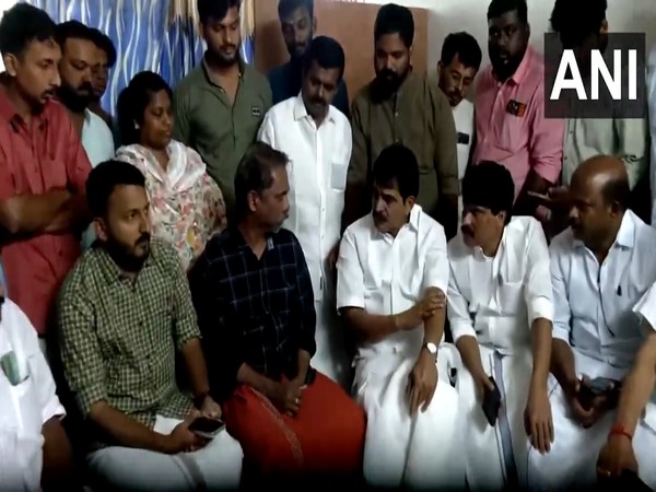 Kerala: Congress' KC Venugopal visits family of veterinary student who ...