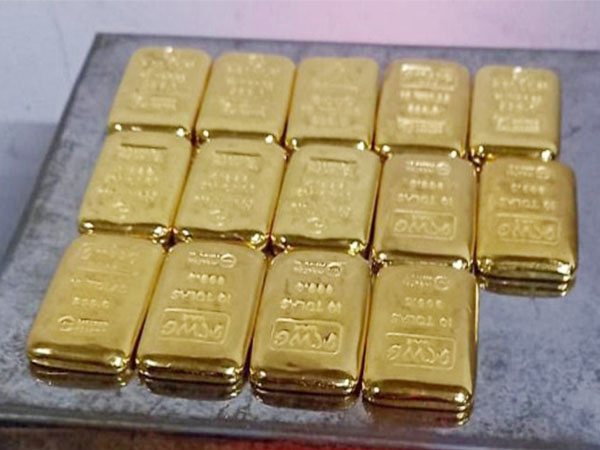 Mumbai Customs seize gold worth Rs 8.7 cr over three days