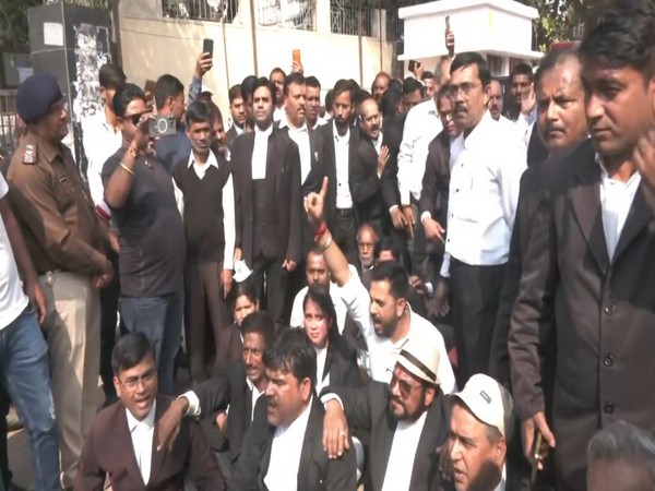 Bihar: Advocates stage protest over transformer blast in Patna Civil ...