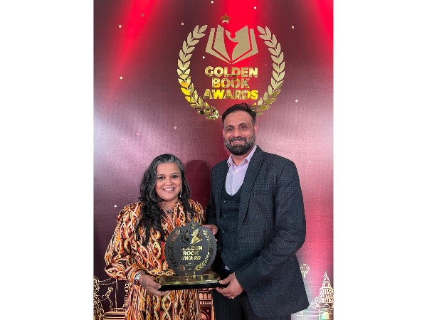 Author Rakhi Kapoor receives The Prestigious Golden Book Award 2024 for ...