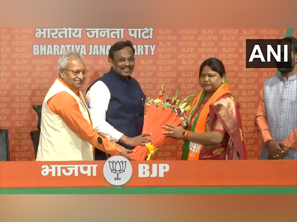 Jama MLA and sister-in-law of former Jharkhand CM Hemant Soren- Sita Soren joins BJP