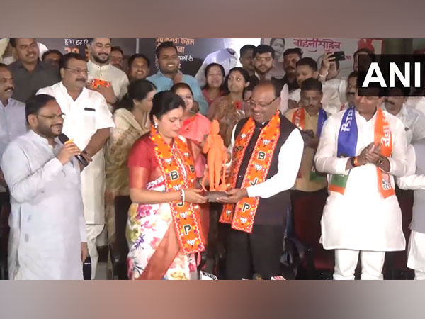 "Was working on the ideas of PM Modi": Navneet Rana after joining BJP