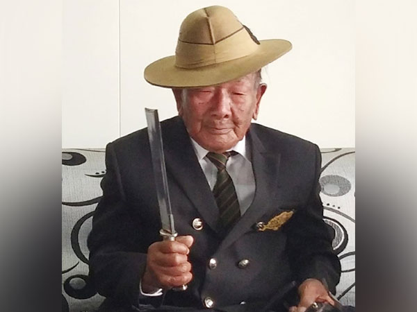 Assam Rifles pays tribute to World War II veteran late Subedar Thanseia ...