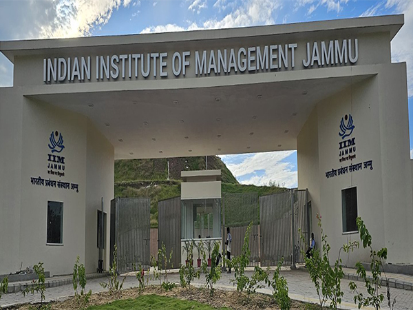 IIM Jammu's first batch of MBA Hospital Administration and Healthcare ...