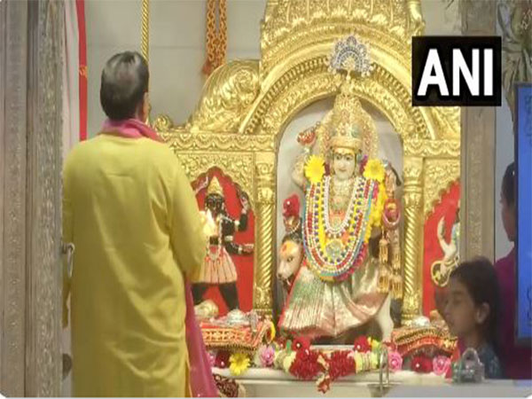 Devotees offer prayers at Delhi's Jhandewalan Temple on eighth day of ...