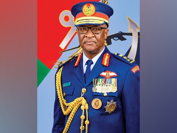 Kenyan military chief, nine others killed in helicopter crash