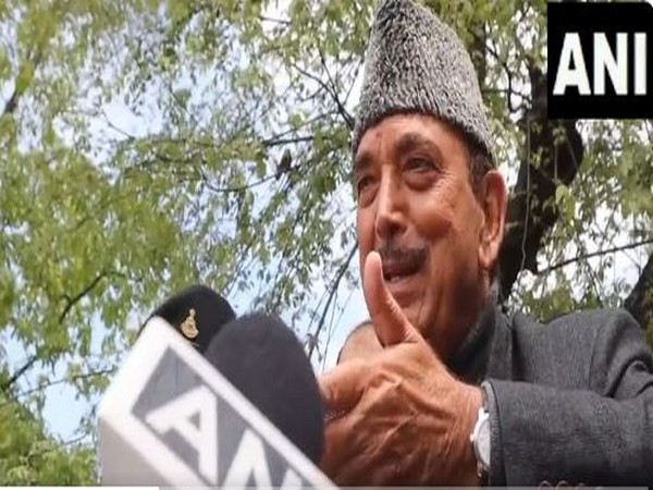 "I am Azad, will continue to do so:" Ghulam Nabi Azad takes dig at Omar ...
