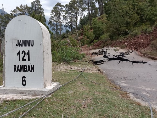 J-K: Over 30 houses damaged, 60,000 people affected by land subsidence ...