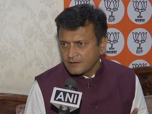 "How is Owaisi speaking so freely if there is Hitler rule?": BJP leader ...