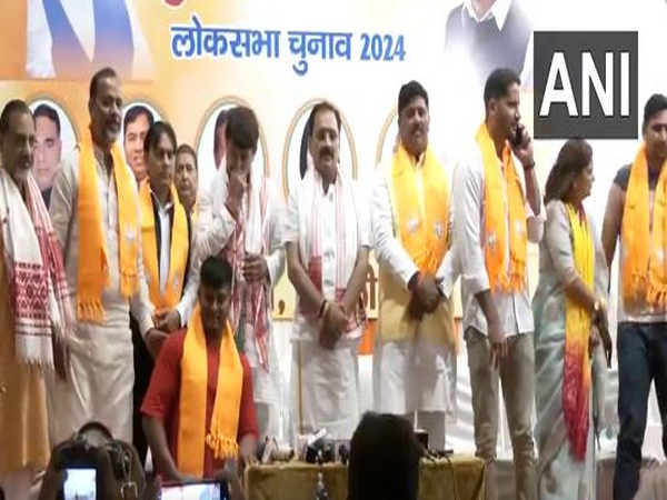 Several AAP leaders, including party's Haryana co-incharge join BJP