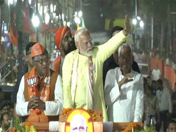 PM Modi holds grand roadshow in Bihar's Patna