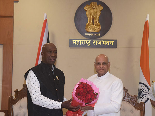 PM Keith Rowley of Trinidad and Tobago meets Maharashtra Governor at ...