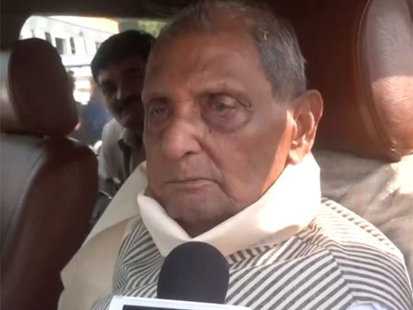 "Rahul Gandhi, Akhilesh Yadav had to leave...": Congress leader Rewati ...