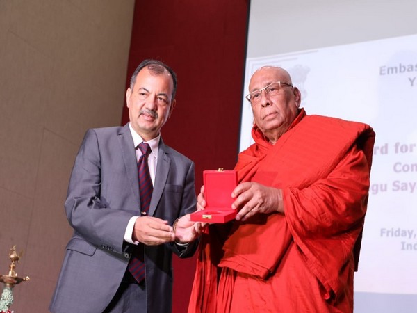 Sitagu Sayadaw receives global award for Promotion of Buddhism in Yangon