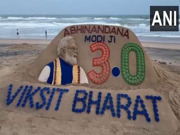 Artist Sudarsan Pattnaik creates sand sculpture of Narendra Modi at ...