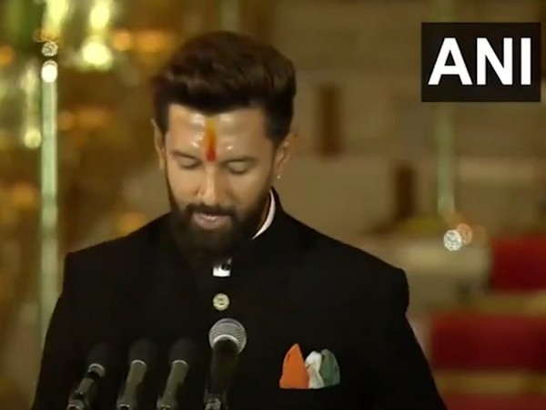 Chirag Paswan's tri-colour fashion statement hogs attention at PM Modi ...