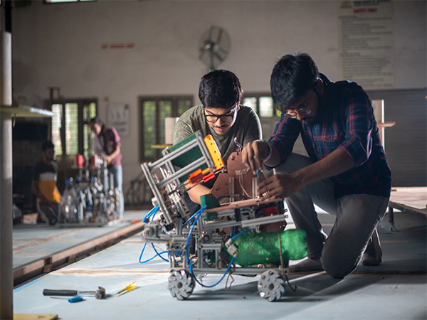 Master The Machines Parul University S B Tech In Automation And