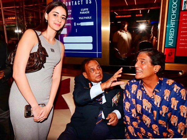 Ananya Panday, dad Chunky meet 'Real Chandu Champion' Murlikant Petkar