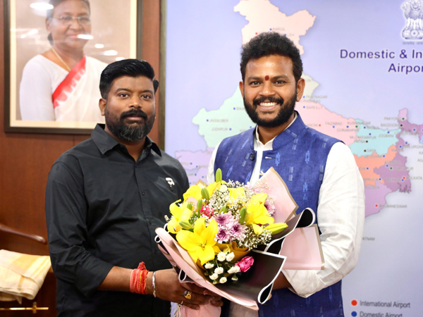 Shankh Air Chairman and Team Meets Union Minister of Civil Aviation ...