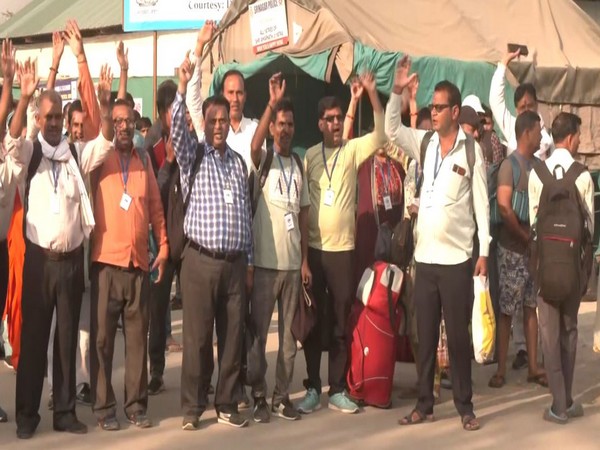 Amarnath Yatra: Fresh batch of pilgrims leaves for shrine under intensified security measures