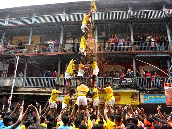 35 major mandals hold joint Dahi Handi event in Pune to ease traffic woes