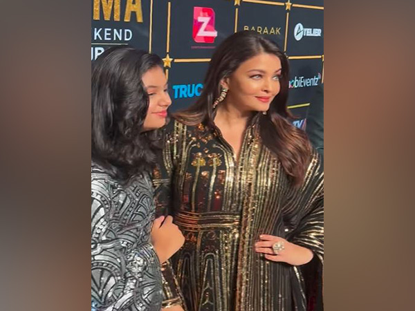 Aishwarya Rai Bachchan bags Best Actress award at SIIMA, daughter Aaradhya captures her winning ...