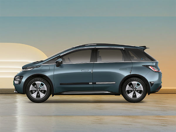 MG Windsor Becomes India's First Passenger EV to Record 15,176 Bookings ...