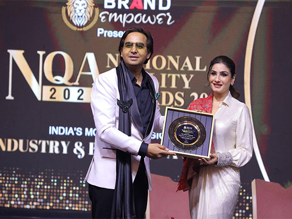 Raveena Tandon Honoured with "The Power Woman" Award at National ...