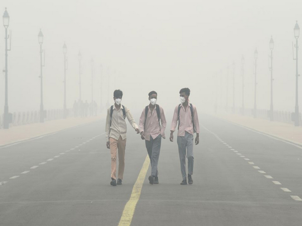 Supreme Court advises use of masks amid 'severe' pollution in Delhi
