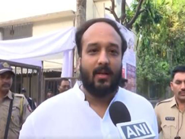 "For first time, I have come alone to vote": Zeeshan Siddiqui casts ...