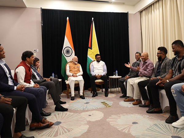 PM Modi meets cricketing stars in Guyana