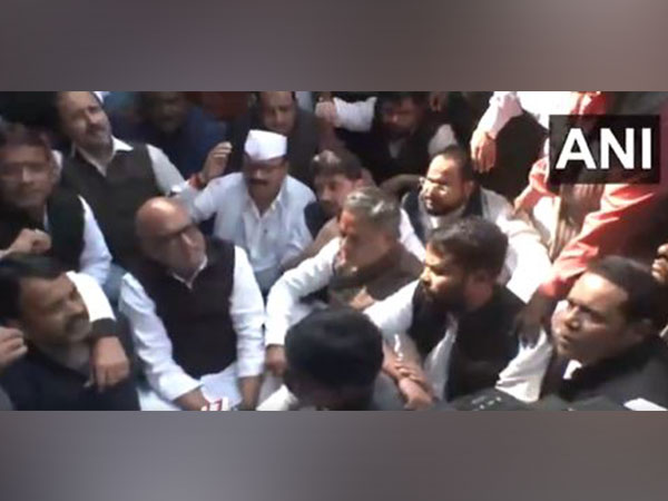 Scuffle Breaks Out Between Police Congress Leaders Outside Party