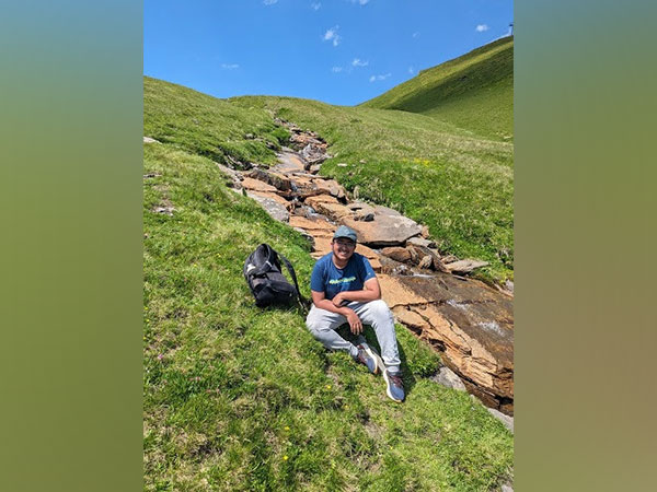 FloraCare Smart Pots: Redefining Plant Care for a Smarter, Greener World